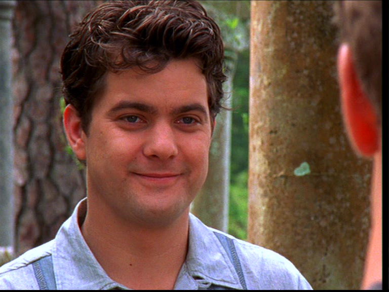 vlcsnap-2017-11-25-03h24m04s767 – Dawson Forever